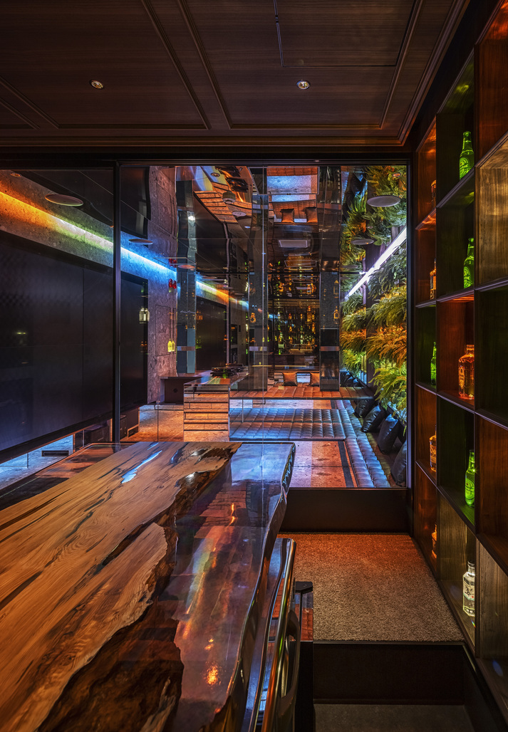 GINZA 221 -discothèque- | LOOP Design Awards